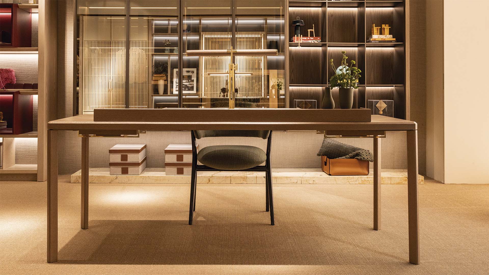 Timeless Edge Desk – Ornare